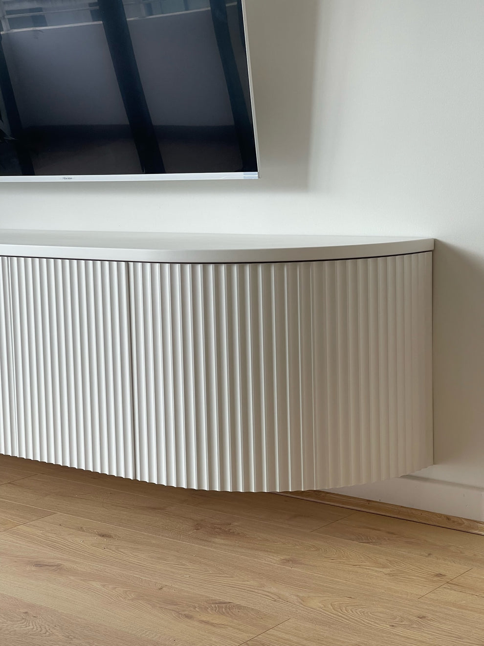 Floating Curved Ripple Entertainment Unit- Timber – Jakelin Furniture